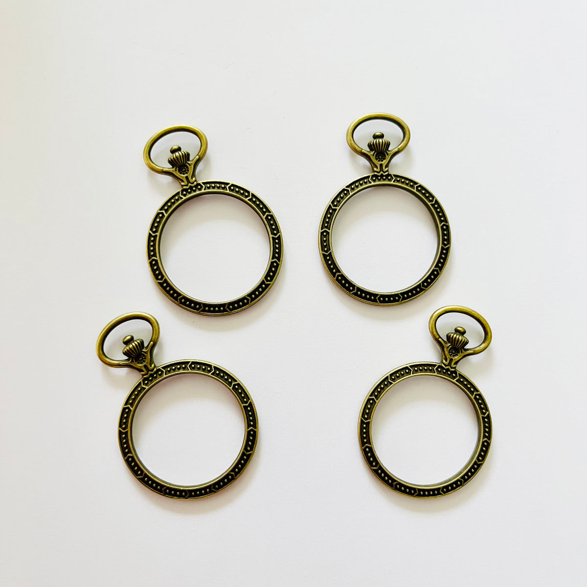 Pocket Watch Frame- 4 pack – Pretty Gets Gritty
